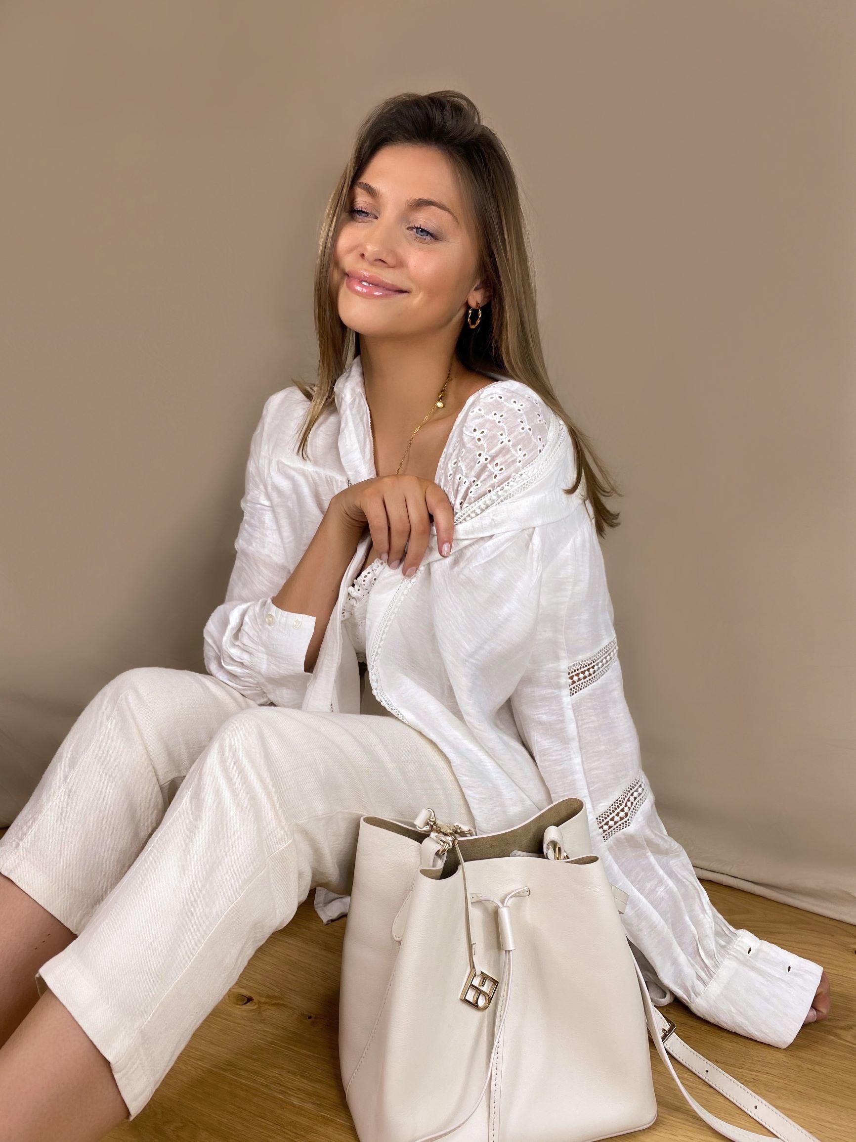 Alya Bucket Bag Small by Tiara - made of leather – shopYOUBAG